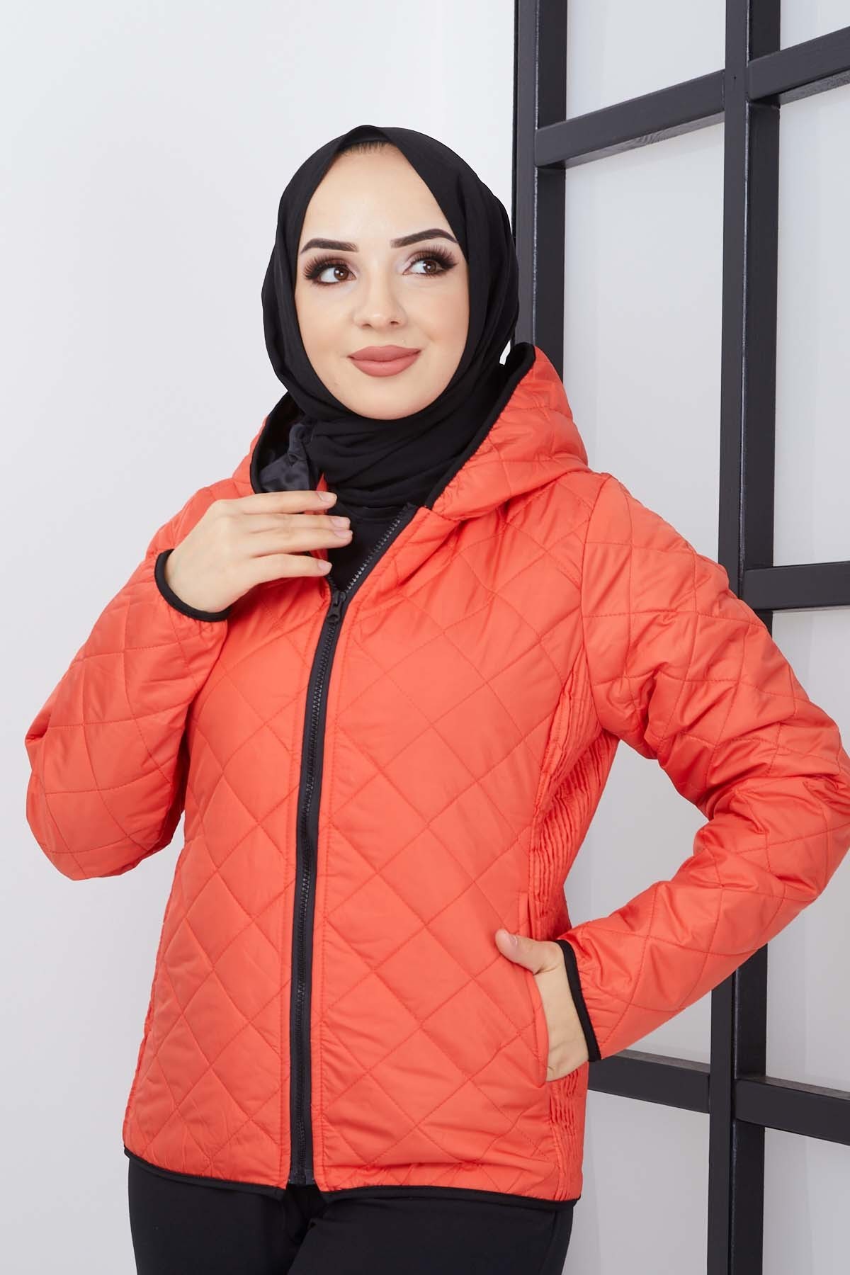 Sandy Kapitoneli Mont - Oranj